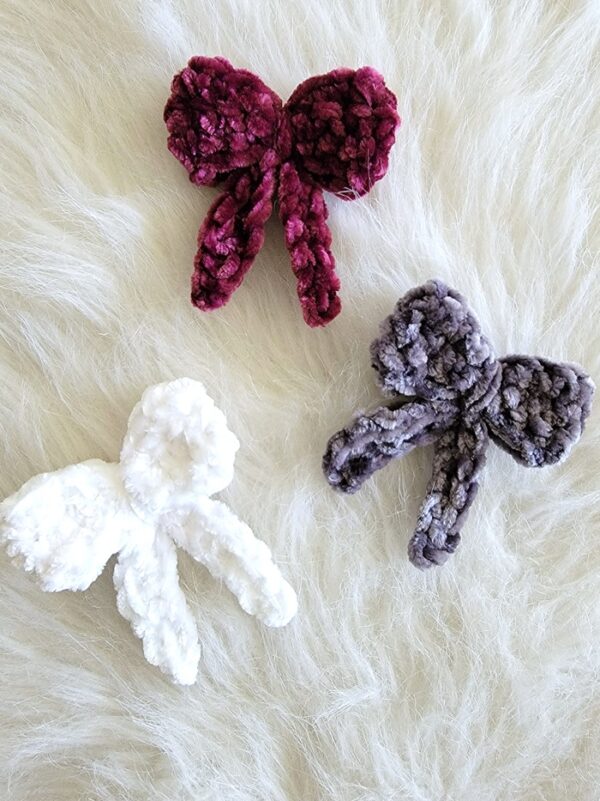 Crochet Bow Pattern (in 2 sizes) - Crochet Dreamz