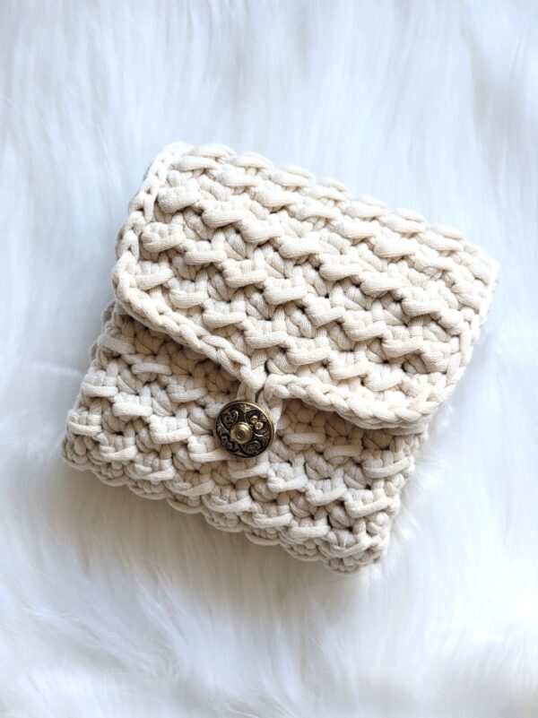 Trifold Crochet Wallet Pattern Made from 1 Flat Piece